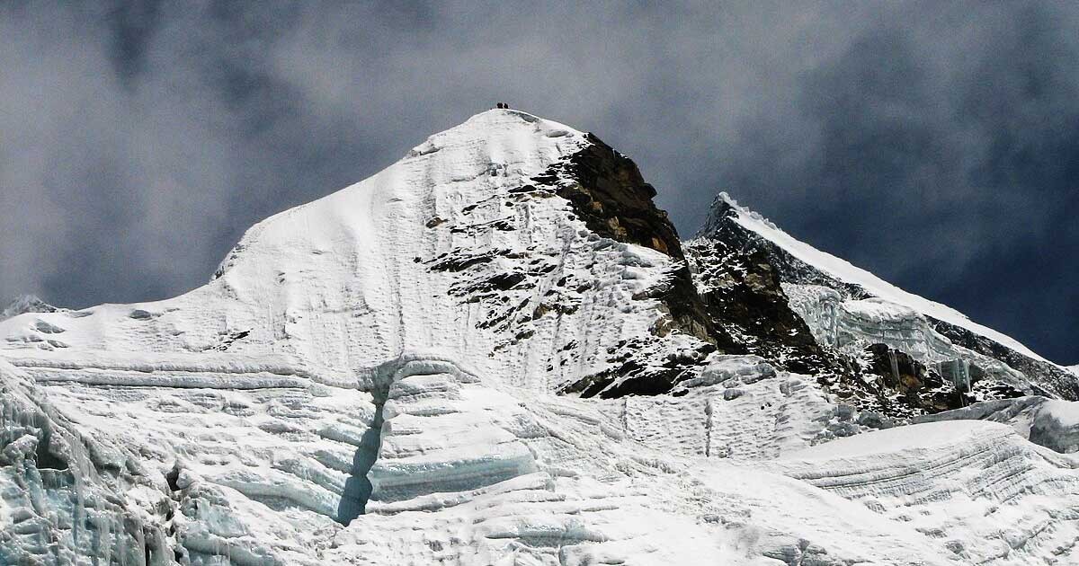 Top Mistakes to Avoid During Island Peak Climbing